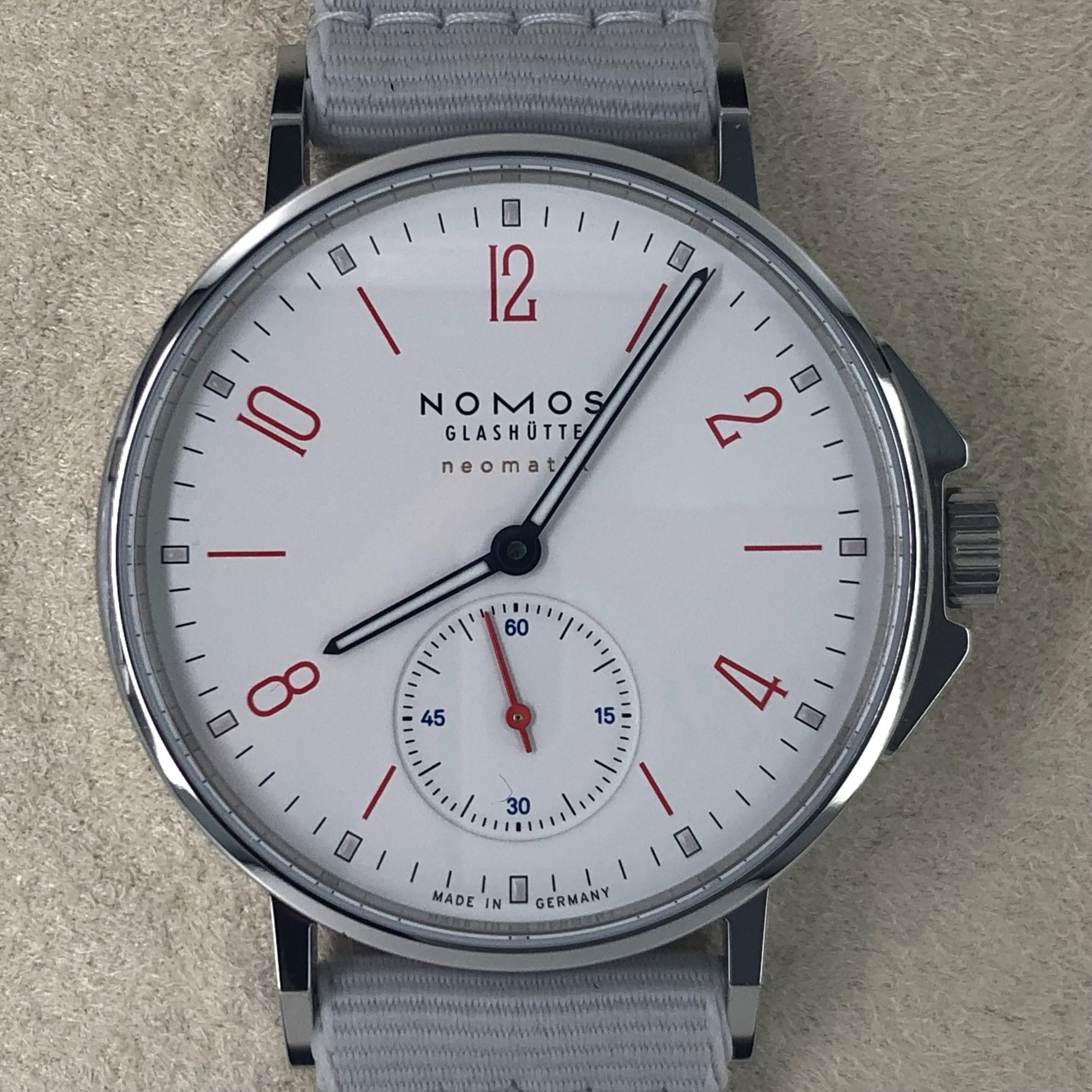 Nomos Ahio Neomatik Signalweiss Ref. 564 | uhren